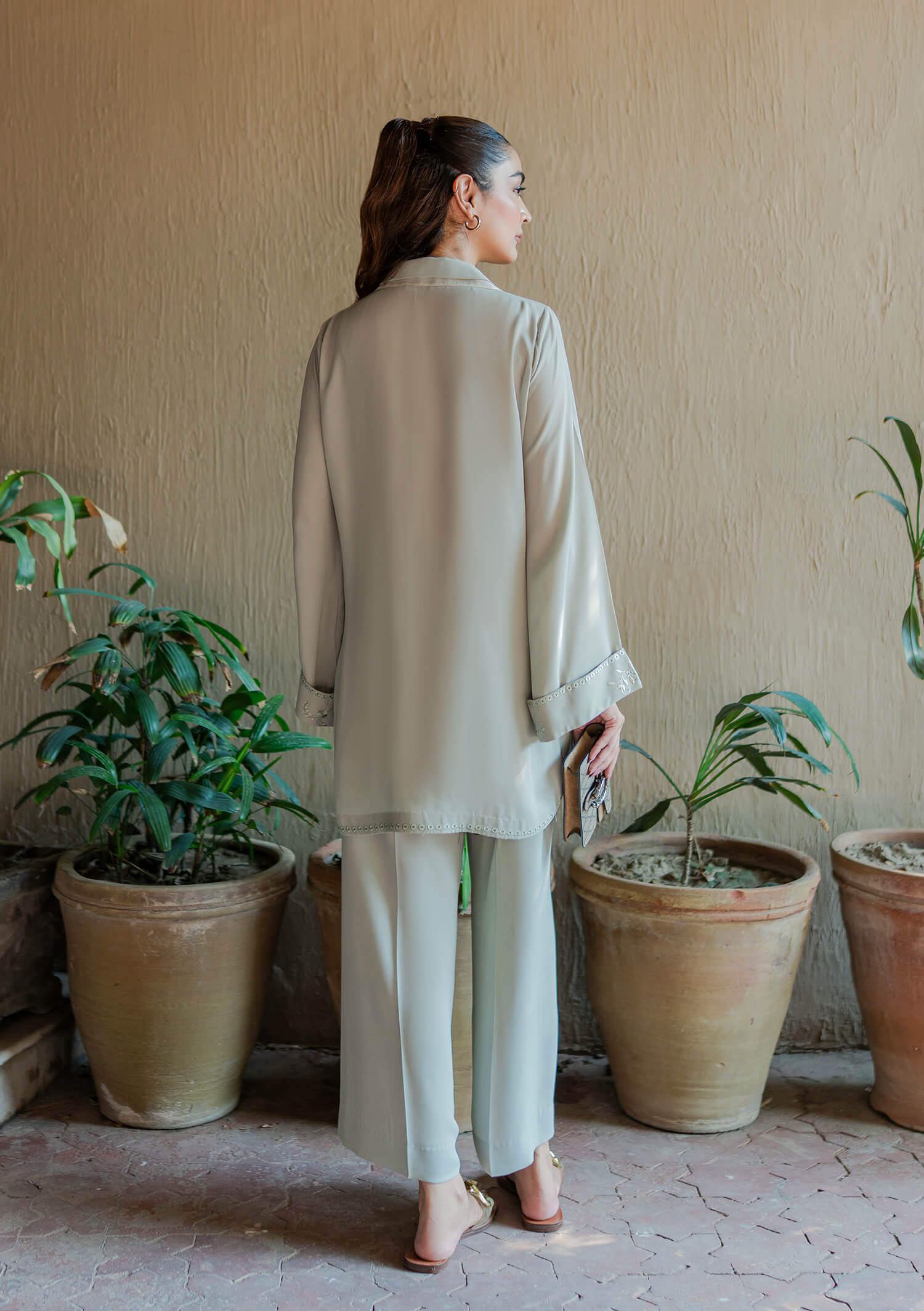 Dew with Pants | Mubashira Usman